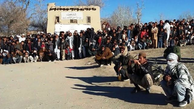 مقامات غزنی طالبان خواسته معلمان زن آرایش نکنند و دختران لباس تنگ