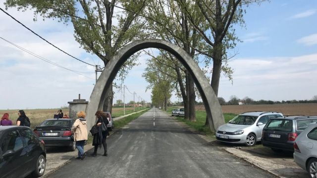 Srbija, Kosovo, rat: Kako da ne zaboravimo albanske žrtve pokopane u Batajnici - BBC News na srpskom