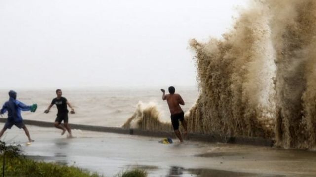 Mengapa nama badai dan siklon tropis berbeda - hurricane dan typhoon ...