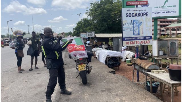 Kunle Adeyanju: Nigerian man wey ride bike from London to Lagos tok ...