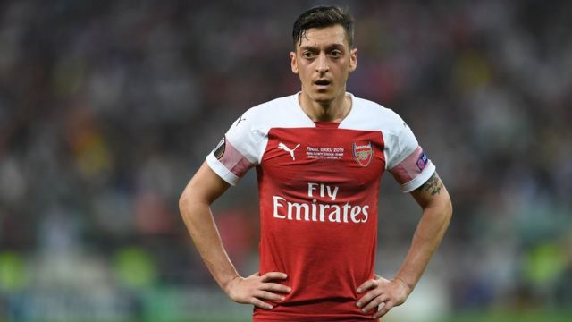 Arsenal za ta sayar da Ozil, Chelsea za ta dauki Lampard - BBC News Hausa