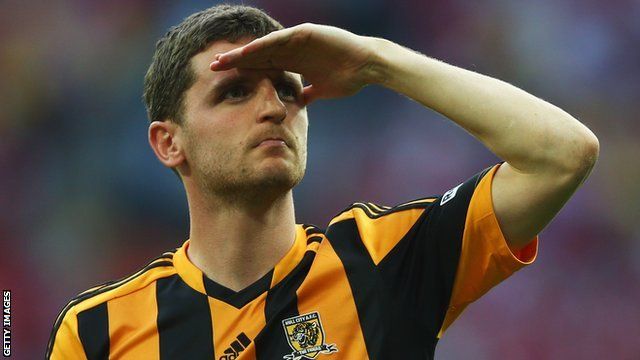Hull City: Alex Bruce and Allan McGregor out for months because of ...