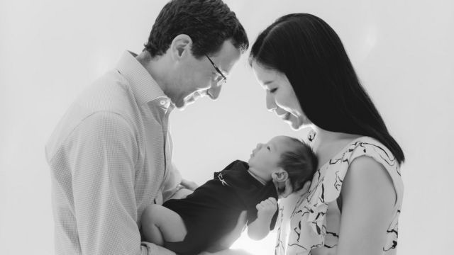 ซึมเศร้าหลังคลอด : ทำไมชายชาวออสเตรเลียถึงวิ่งเพื่อหญิงไทย - BBC News ไทย