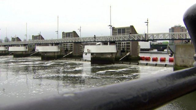 Belfast: All-Ireland funding sought for new Lagan bridge - BBC News