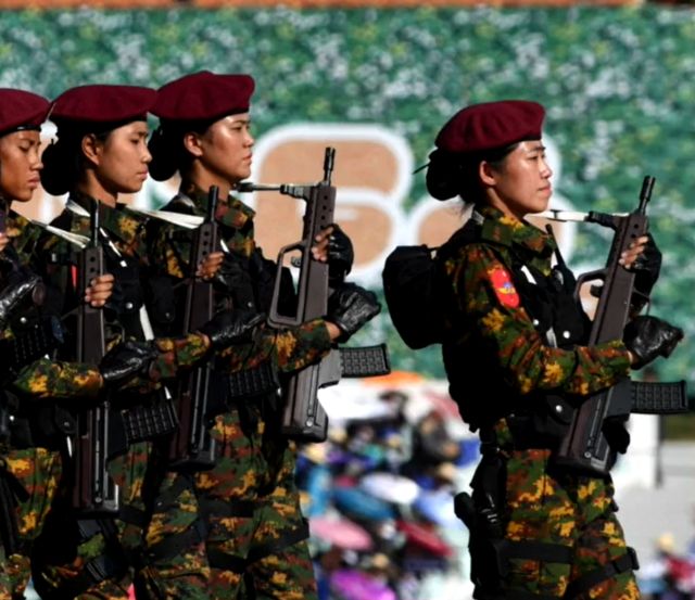 အမျိုးသမီး စစ်သည်တွေ စစ်ကောင်စီ စုဆောင်းလာ Bbc News မြန်မာ