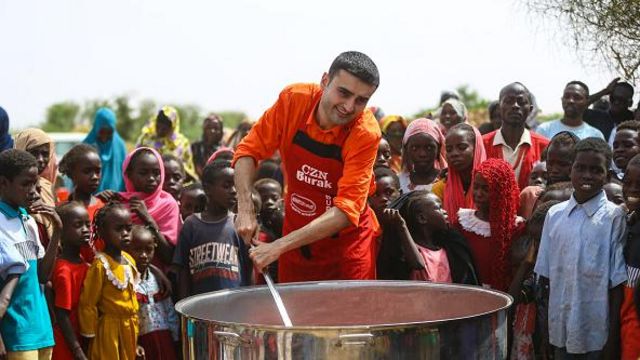 لماذا تصدر الشيف التركي بوراك حديث مواقع التواصل الاجتماعي في العالم العربي؟ Bbc News عربي