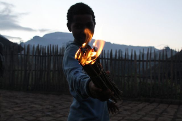 Sirboota Ayyaana Masqalaa sirbaman: Hiyyaasee, Ishobbookoo, eemmolee ...