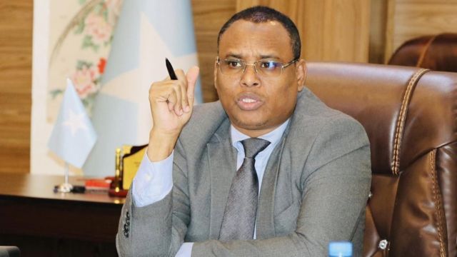 Jabriil Cabdirashiid: Waa kuma wasiirka sheegay in reerkiisa oo keliya ...