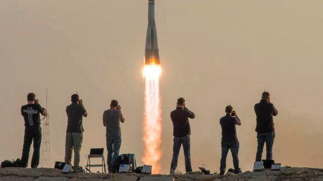 Apa dampak polusi peluncuran roket terhadap atmosfer Bumi? - BBC News ...