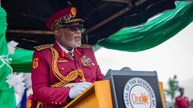 Akeredolu: Ó yẹ kí ìjọba àpapọ̀ gbà kí ikọ̀ Amotekun máa lo ohun ìjà alágbára - BBC News Yorùbá