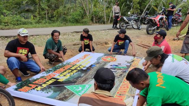 Rencana tambang emas terbesar di Jawa berpotensi perparah bencana ekologi - 'Kalau tambang emas ...