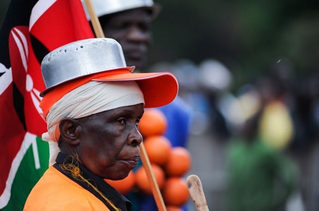 Siasa ngumu za Kenya zinavyotishia kurejea kwa maandamano mitaani - BBC News Swahili