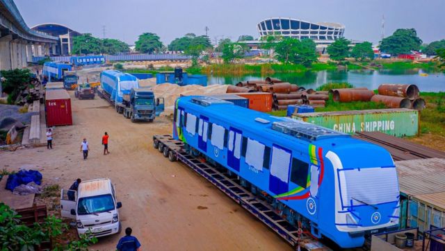 Lagos Blue Rail Line: Buhari commission train wey go run on electricity for Nigeria commercial ...