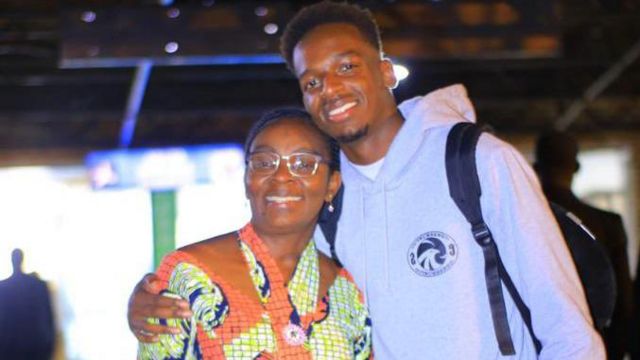 Rwanda: Victoire Ingabire yishimiye kubona umuhungu we nyuma y'imyaka 12 - BBC News Gahuza