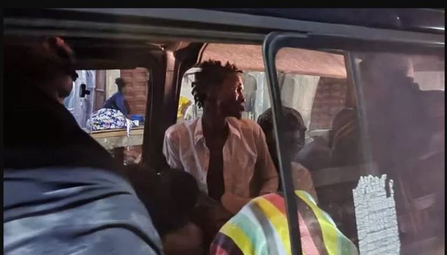 "Arọ kan dìde rìn, nígbà tí à ń lé wèrè kúrò nílùú" - BBC News Yorùbá