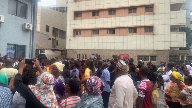 Dr Vwaere Diaso: How doctor die inside elevator crash for Lagos - BBC News Pidgin