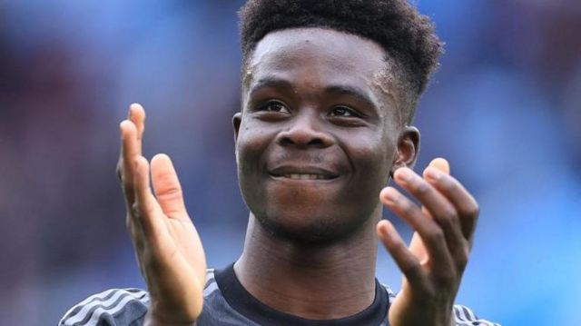 Saka na daf da saka hannu kan ci gaba da taka leda a Arsenal - BBC News ...