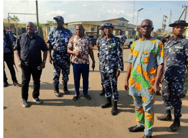 Insecurity in Enugu: E﻿tu ndị 'unknown gunmen' si gbuo ndị uweojii atọ n'Enugwu - BBC News Ìgbò