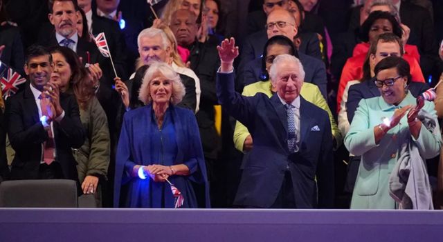 အမေရိကန်သမ္မတက ဗြိတိန်နန်းတက်ပွဲကို ဘာလို့မတက်ခဲ့လဲ - BBC News မြန်မာ