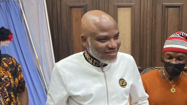 IPOB etinyeghi ‘sit at home’ ọbụla n’oge ntuliaka Febụwarị a – Emma Powerful - BBC News Ìgbò