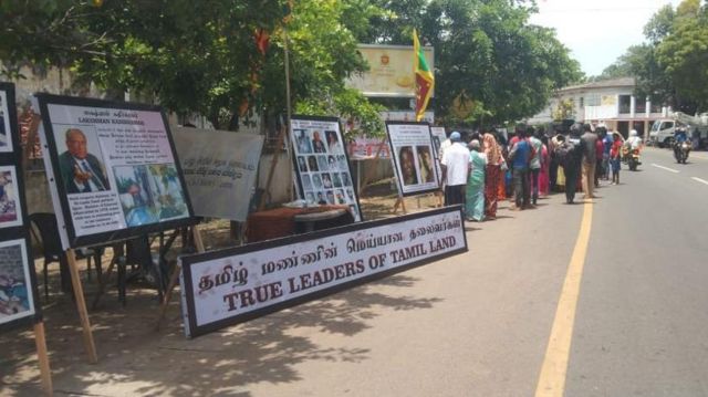 යාපනයේ තිලීපන් ස්මරණය අතර චෝදනා ලද LTTE ඝාතන ගැන ප්‍රදර්ශනයක් - BBC ...