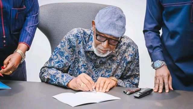 Ondo LCDAs: Kí ni Akeredolu rí tó fi ṣe àgbékalẹ̀ ìjọba ìbílẹ̀ 33 ...