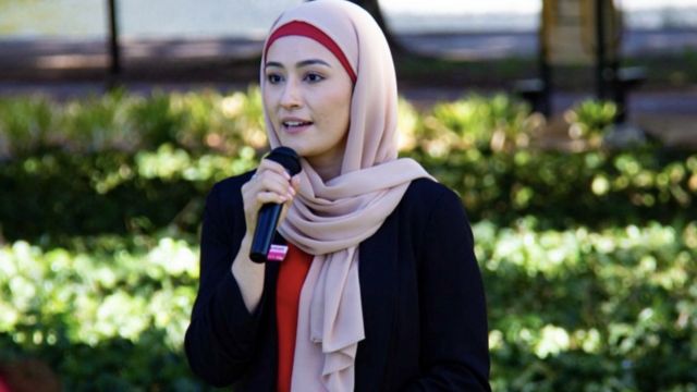 Fatima Payman: Thượng nghị sĩ đội khăn hijab đầu tiên của Úc - BBC News ...