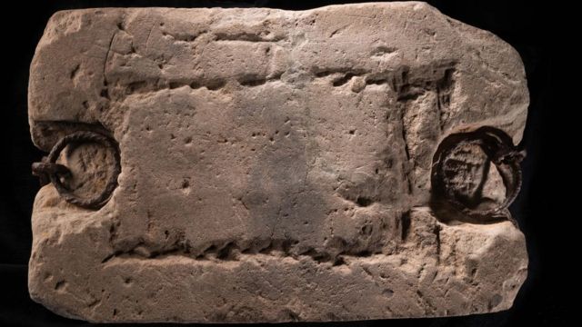 Historia ya Jiwe la kuwatawaza wafalme linalodaiwa kuibiwa - BBC News ...