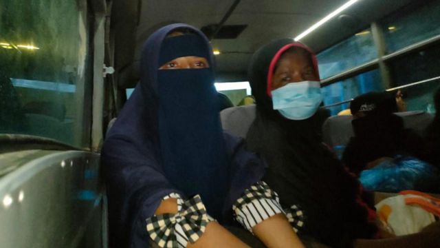 Pengungsi Rohingya di Aceh yang akan didorong kembali ke laut, akhirnya direlokasi ke ...