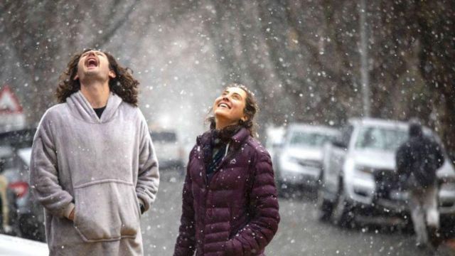 South African Snow Ẹ Wo Bí àwọn Ará Ilẹ̀ South Africa ṣe Kí Yìnyín
