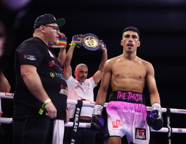 Jordan Gill vs Zelfa Barrett live: Boxing fight time, text & undercard ...