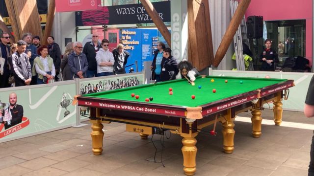 World Snooker Championship - relive first day of quarter-finals - BBC Sport