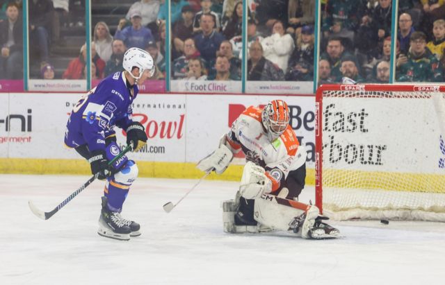 Belfast Giants v Sheffield Steelers Elite League Ice Hockey - BBC Sport