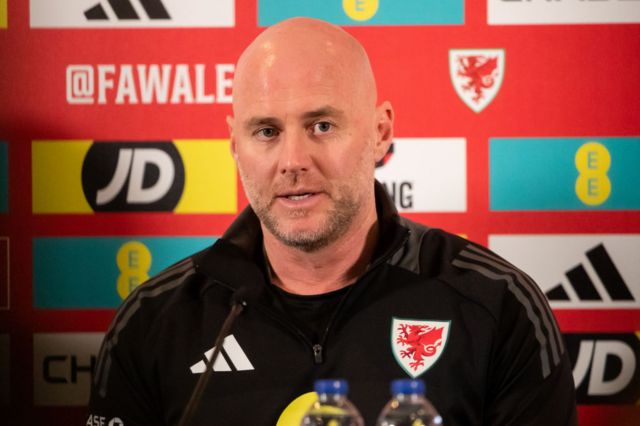 Wales humbled in Slovakia to pile pressure on Page - BBC Sport