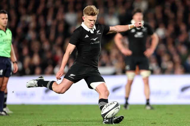 New Zealand 24-17 England LIVE: Relive All Blacks' win in second Test ...
