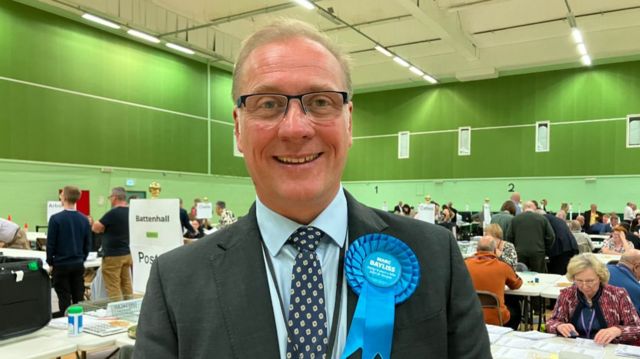 Labour take Worcester from Conservatives - BBC News
