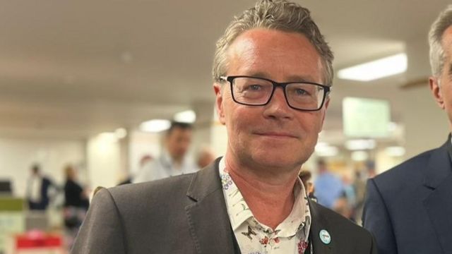 Jeremy Corbyn holds Islington North as Lib Dems and Labour make London ...