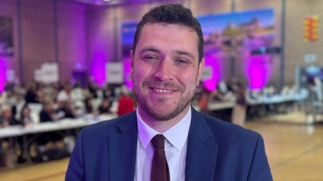 Keir Starmer names new cabinet, with Reeves as chancellor and Rayner as deputy PM - BBC News