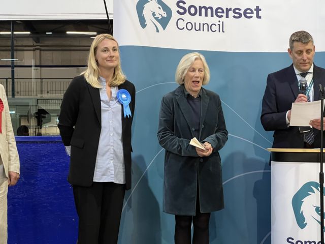 Jacob Rees-Mogg loses North East Somerset and Hanham - BBC News