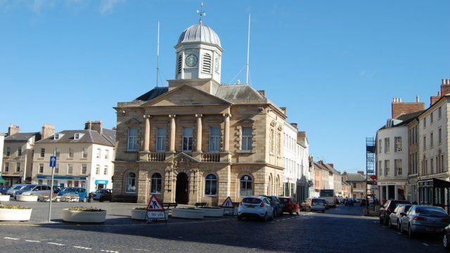 Kelsae Stane: £40,000 public artwork is unveiled in Kelso - BBC News