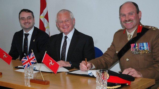 Isle of Man government 'reaffirms' commitment to veterans - BBC News