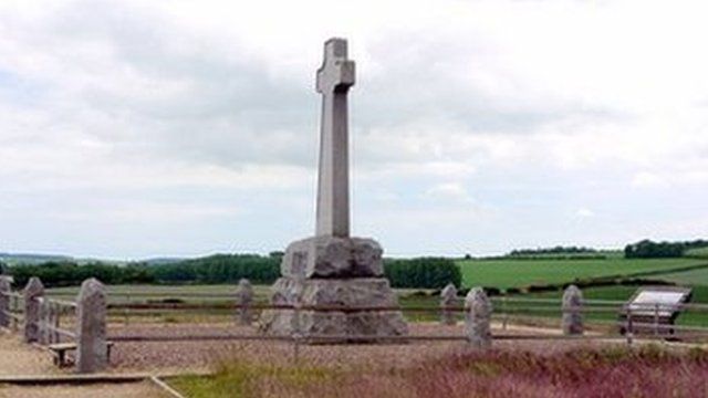 Battle of Flodden: Final archaeological dig of year begins - BBC News