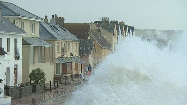 Storm-hit Torcross residents helped by Start Bay Inn staff - BBC News