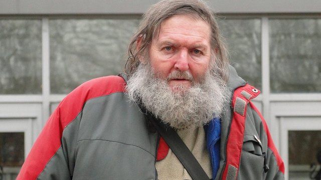 Former primary teacher Martin Smith guilty of abusing pupils - BBC News