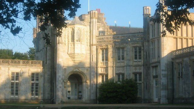Highcliffe Castle secures £2.8m Heritage Lottery Fund grant - BBC News