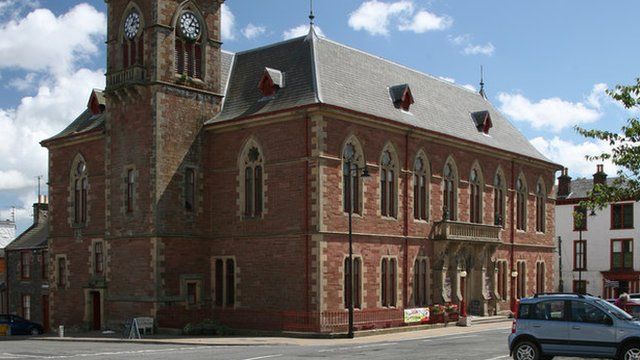 Study reveals Dumfries and Galloway library visit decline - BBC News