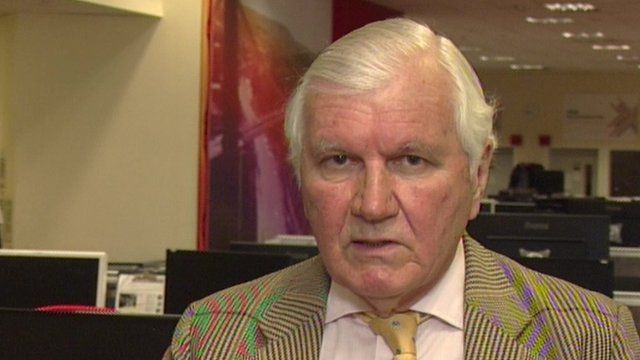 'Dead Taliban fighter' photographs spark RAF probe - BBC News