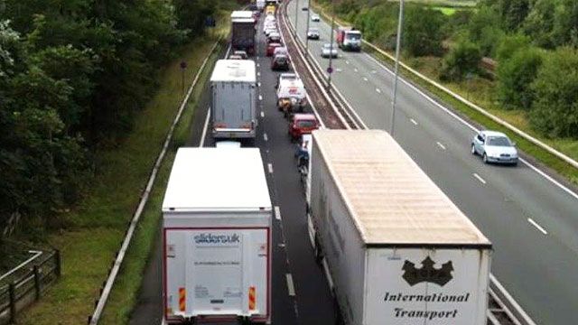 A55 lane opens at Glan Conwy and Llandudno after van crash - BBC News