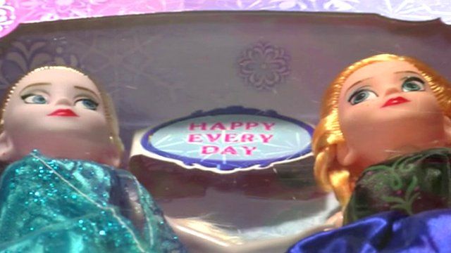Fake Frozen toys seized at Stansted Airport - BBC News