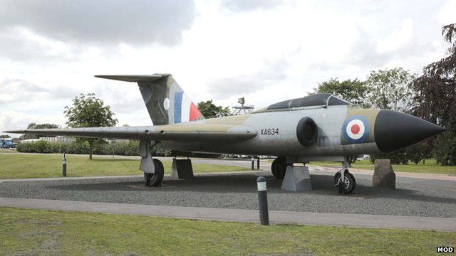 Gloucestershire Jet Age Museum buys Gloster Javelin - BBC News
